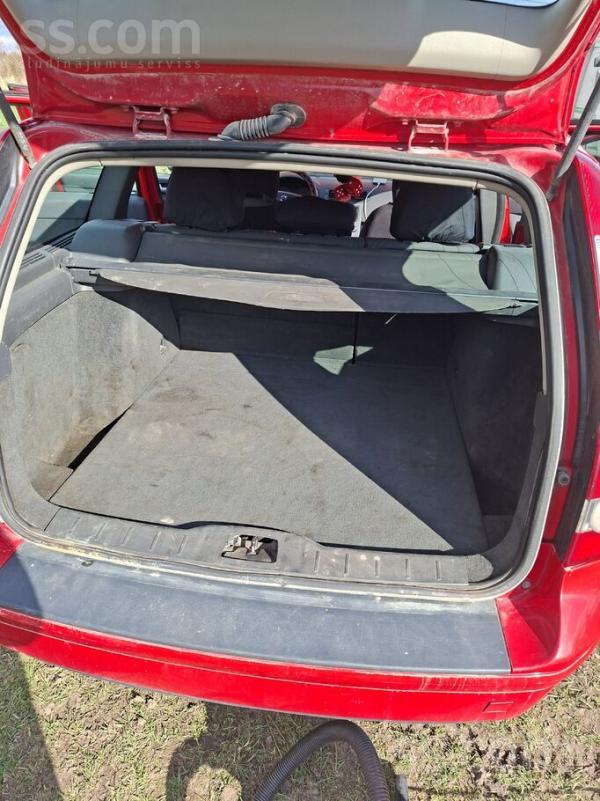 Red Volvo V50 2007 in Ogre, with an engine capacity of 2.00 L and mileage of 320 thousand km for 1400 €, photo 10 on AUTOMOTO.COM.LV