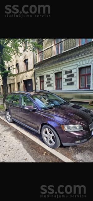 Красный Вольво В50 2007 в Рига, объемом двигателя 2.00 л и пробегом 341 тыс. км за 1590 €, фото 5 на AUTOMOTO.COM.LV