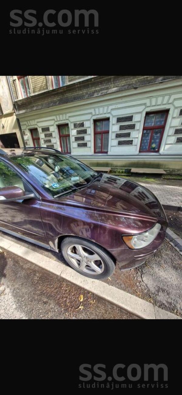 Red Volvo V50 2007 in Riga, with an engine capacity of 2.00 L and mileage of 341 thousand km for 1590 €, photo 5 on AUTOMOTO.COM.LV