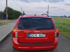 Красный Вольво В50 2007 в Паневежис, объемом двигателя 2.40 л и пробегом 300 тыс. км за 1600 €, фото 6 на AUTOMOTO.COM.LV