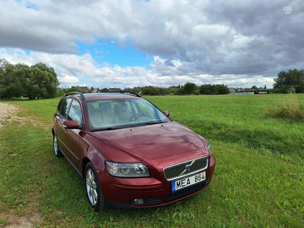 Sarkans Volvo V50 2007 Vilkaviškis, ar dzinēja tilpumu 1.80 L un nobraukumu 213 tūkst. km par 2000 €, foto 4 vietnē AUTOMOTO.COM.LV