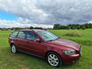 Sarkans Volvo V50 2007 Vilkaviškis, ar dzinēja tilpumu 1.80 L un nobraukumu 213 tūkst. km par 2000 €, foto 7 vietnē AUTOMOTO.COM.LV