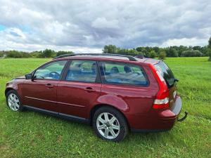 Sarkans Volvo V50 2007 Vilkaviškis, ar dzinēja tilpumu 1.80 L un nobraukumu 213 tūkst. km par 2000 €, foto 8 vietnē AUTOMOTO.COM.LV