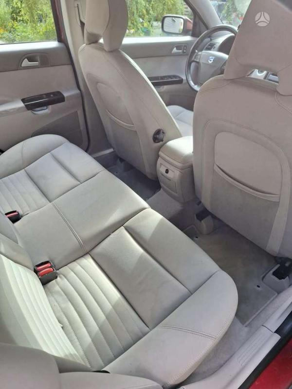Sarkans Volvo V50 2007 Vilkaviškis, ar dzinēja tilpumu 1.80 L un nobraukumu 213 tūkst. km par 2000 €, foto 10 vietnē AUTOMOTO.COM.LV