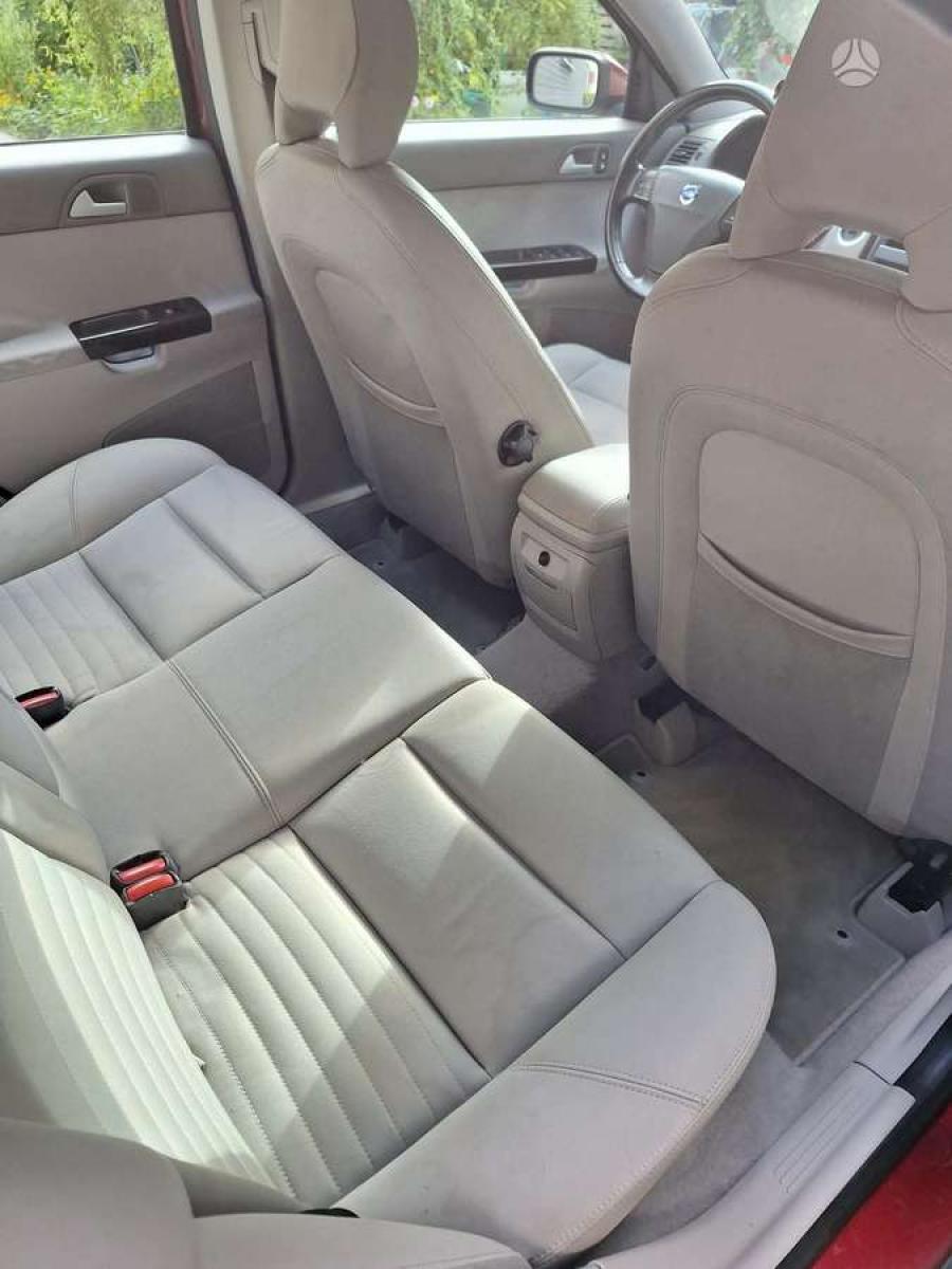 Sarkans Volvo V50 2007 Vilkaviškis, ar dzinēja tilpumu 1.80 L un nobraukumu 213 tūkst. km par 2000 €, foto 10 vietnē AUTOMOTO.COM.LV
