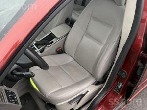 Sarkans Volvo V50 2008 Liepāja, ar dzinēja tilpumu 2.40 L un nobraukumu 240 tūkst. km par 3950 €, foto 16 vietnē AUTOMOTO.COM.LV