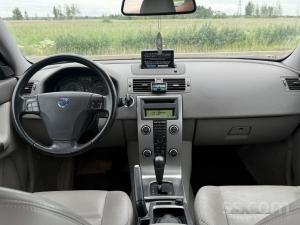 Sarkans Volvo V50 2008 Liepāja, ar dzinēja tilpumu 2.40 L un nobraukumu 240 tūkst. km par 3950 €, foto 17 vietnē AUTOMOTO.COM.LV