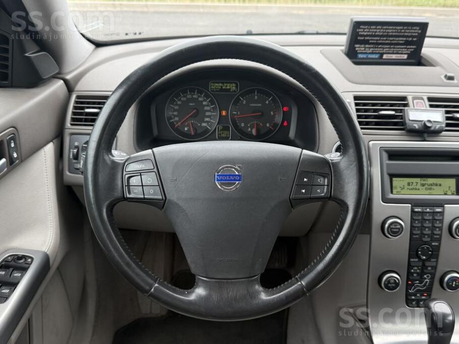 Sarkans Volvo V50 2008 Liepāja, ar dzinēja tilpumu 2.40 L un nobraukumu 240 tūkst. km par 3950 €, foto 18 vietnē AUTOMOTO.COM.LV