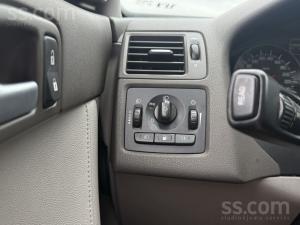 Sarkans Volvo V50 2008 Liepāja, ar dzinēja tilpumu 2.40 L un nobraukumu 240 tūkst. km par 3950 €, foto 23 vietnē AUTOMOTO.COM.LV