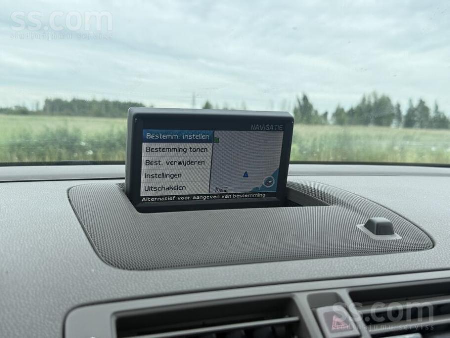Sarkans Volvo V50 2008 Liepāja, ar dzinēja tilpumu 2.40 L un nobraukumu 240 tūkst. km par 3950 €, foto 24 vietnē AUTOMOTO.COM.LV