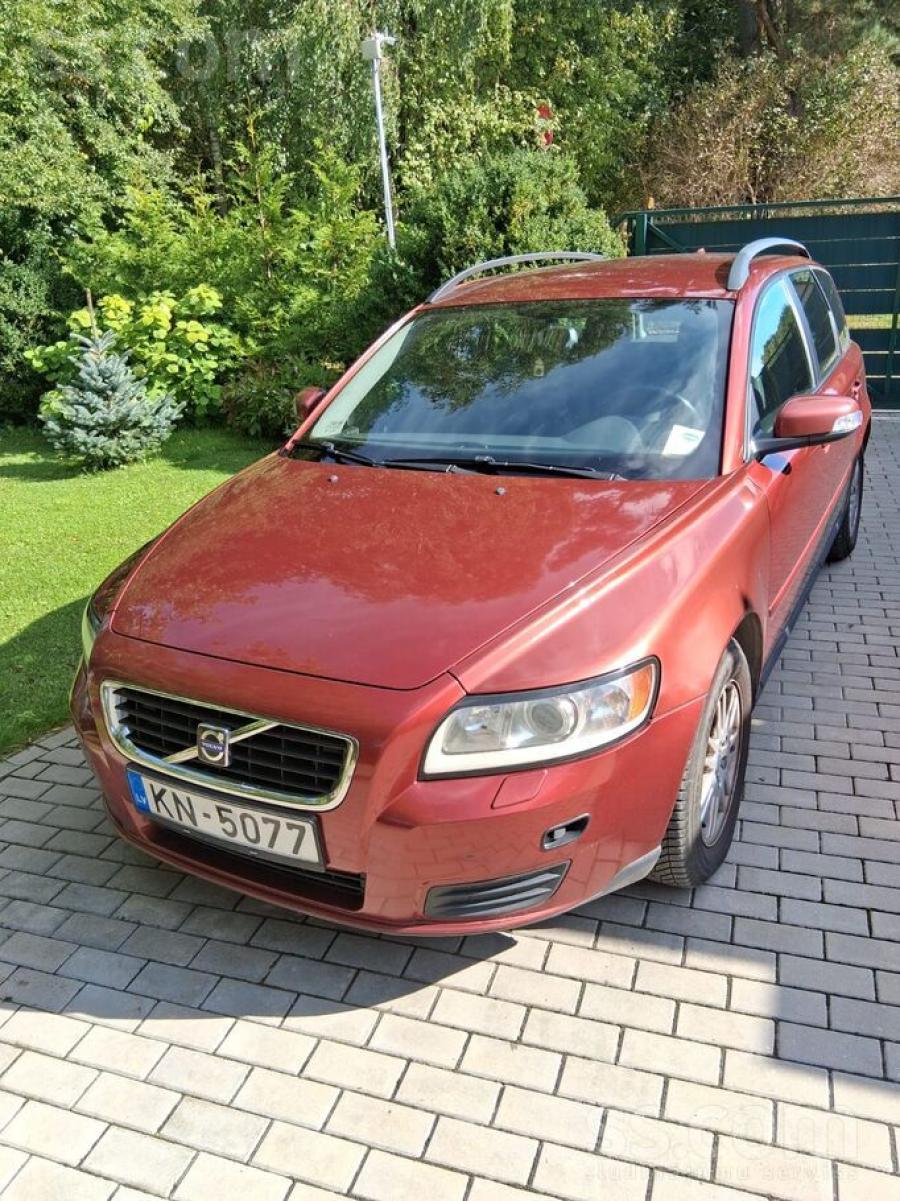 Sarkans Volvo V50 2008 Rīga, ar dzinēja tilpumu 1.80 L un nobraukumu 242 tūkst. km par 3650 €, foto 1 vietnē AUTOMOTO.COM.LV