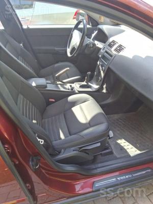 Sarkans Volvo V50 2008 Rīga, ar dzinēja tilpumu 1.80 L un nobraukumu 242 tūkst. km par 3650 €, foto 3 vietnē AUTOMOTO.COM.LV