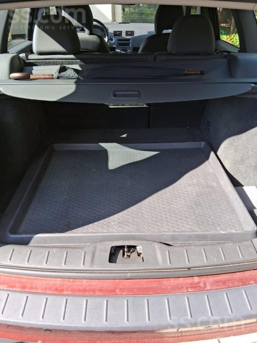 Sarkans Volvo V50 2008 Rīga, ar dzinēja tilpumu 1.80 L un nobraukumu 242 tūkst. km par 3650 €, foto 4 vietnē AUTOMOTO.COM.LV
