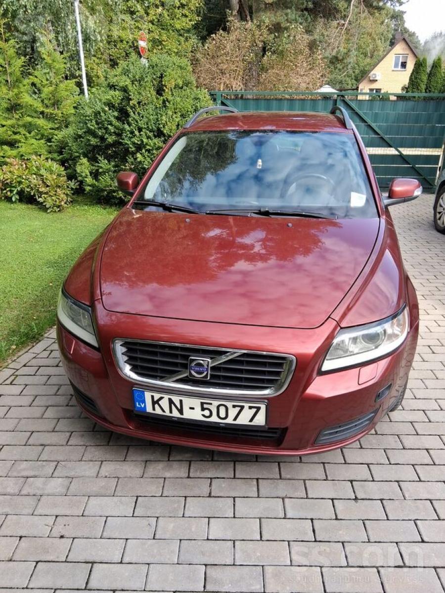 Sarkans Volvo V50 2008 Rīga, ar dzinēja tilpumu 1.80 L un nobraukumu 242 tūkst. km par 3650 €, foto 5 vietnē AUTOMOTO.COM.LV