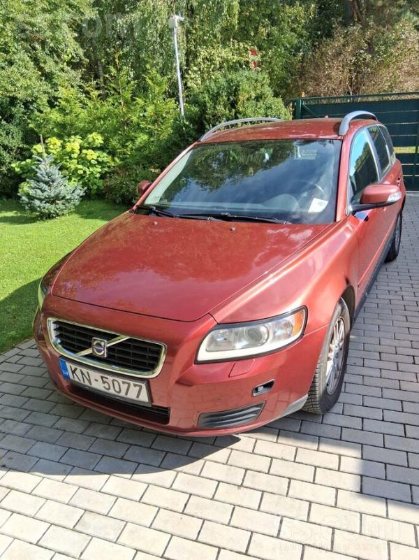 Sarkans Volvo V50 2008 Rīga, ar dzinēja tilpumu 1.80 L un nobraukumu 242 tūkst. km par 3650 €, foto 1 vietnē AUTOMOTO.COM.LV