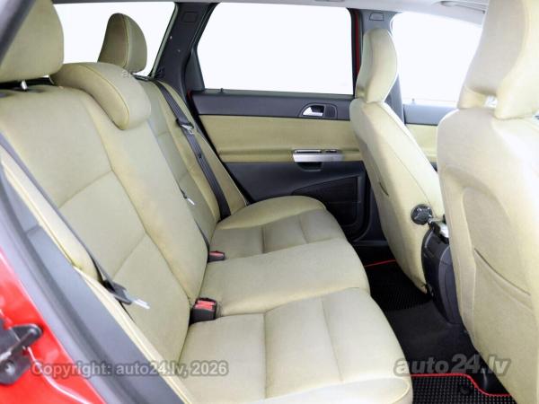 Red Volvo V50 2009 in Tallinn, with an engine capacity of 1.60 L and mileage of 266 thousand km for 2499 €, photo 7 on AUTOMOTO.COM.LV