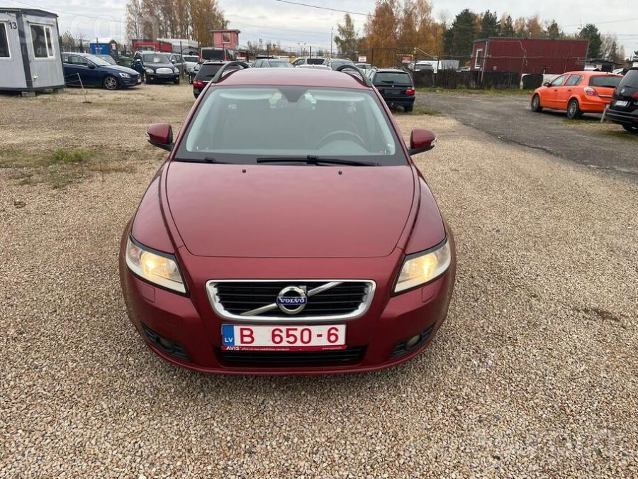 Red Volvo V50 2010 in Riga, with an engine capacity of 1.60 L and mileage of 0 thousand km for 1699 €, photo 7 on AUTOMOTO.COM.LV