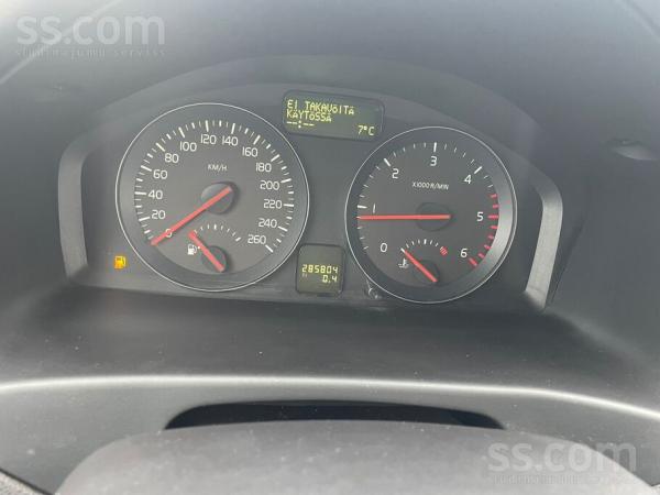 Красный Вольво В50 2010 в Рига, объемом двигателя 1.60 л и пробегом 0 тыс. км за 1699 €, фото 9 на AUTOMOTO.COM.LV