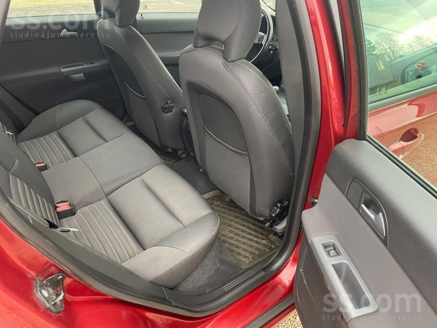 Red Volvo V50 2010 in Riga, with an engine capacity of 1.60 L and mileage of 0 thousand km for 1699 €, photo 15 on AUTOMOTO.COM.LV