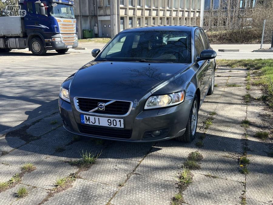 Volvo V50 2008 in Klaipeda, with an engine capacity of 1.60 L and mileage of 298 thousand km for 1200 €, photo 1 on AUTOMOTO.COM.LV