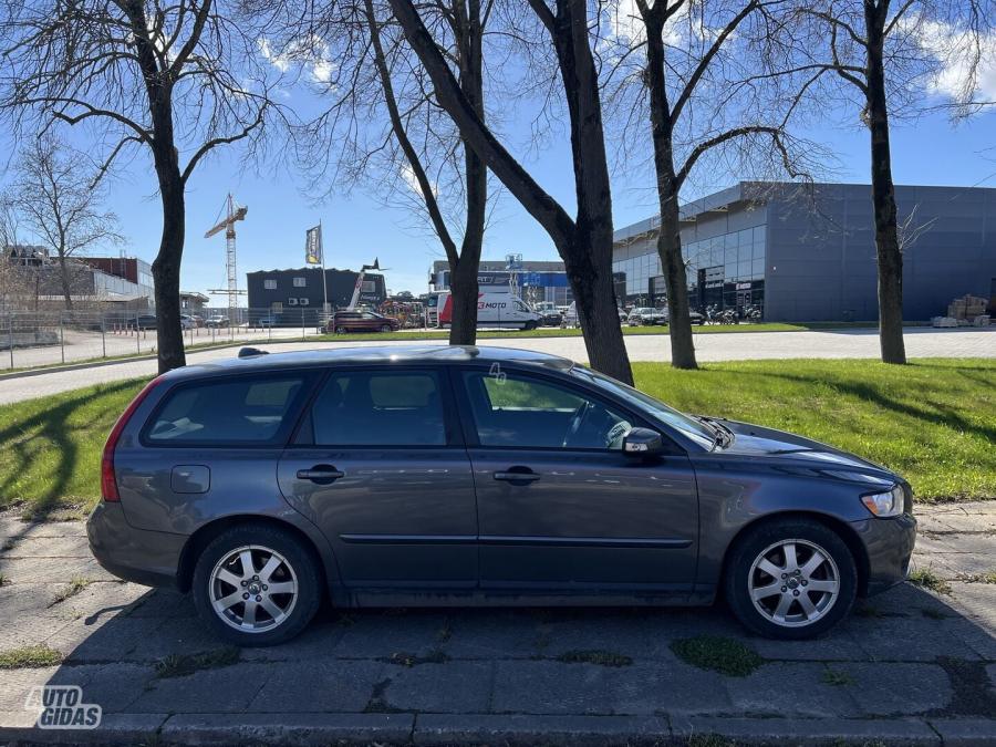 Volvo V50 2008 in Klaipeda, with an engine capacity of 1.60 L and mileage of 298 thousand km for 1200 €, photo 4 on AUTOMOTO.COM.LV