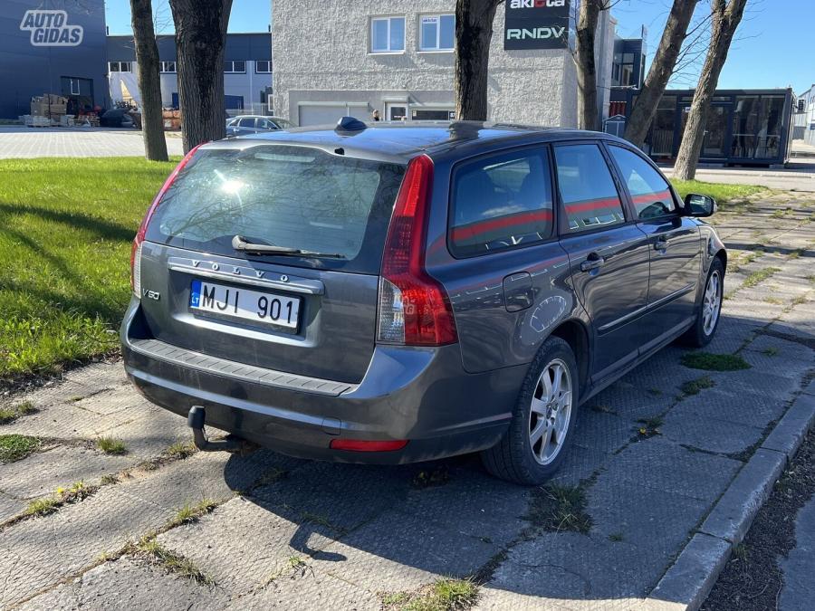 Volvo V50 2008 in Klaipeda, with an engine capacity of 1.60 L and mileage of 298 thousand km for 1200 €, photo 5 on AUTOMOTO.COM.LV