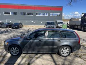 Volvo V50 2008 in Klaipeda, with an engine capacity of 1.60 L and mileage of 298 thousand km for 1200 €, photo 7 on AUTOMOTO.COM.LV