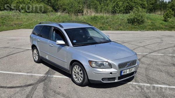 Volvo V50 2004 Daugavpils, ar dzinēja tilpumu 2.00 L un nobraukumu 328 tūkst. km par 650 €, foto 2 vietnē AUTOMOTO.COM.LV
