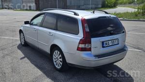 Volvo V50 2004 Daugavpils, ar dzinēja tilpumu 2.00 L un nobraukumu 328 tūkst. km par 650 €, foto 4 vietnē AUTOMOTO.COM.LV