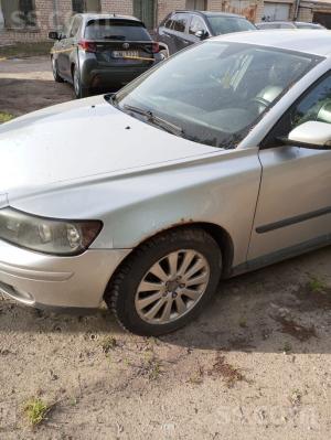 Volvo V50 2004 Rīga, ar dzinēja tilpumu 2.00 L un nobraukumu 371 tūkst. km par 1000 €, foto 3 vietnē AUTOMOTO.COM.LV