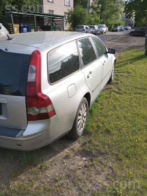Volvo V50 2004 Rīga, ar dzinēja tilpumu 2.00 L un nobraukumu 371 tūkst. km par 1000 €, foto 4 vietnē AUTOMOTO.COM.LV