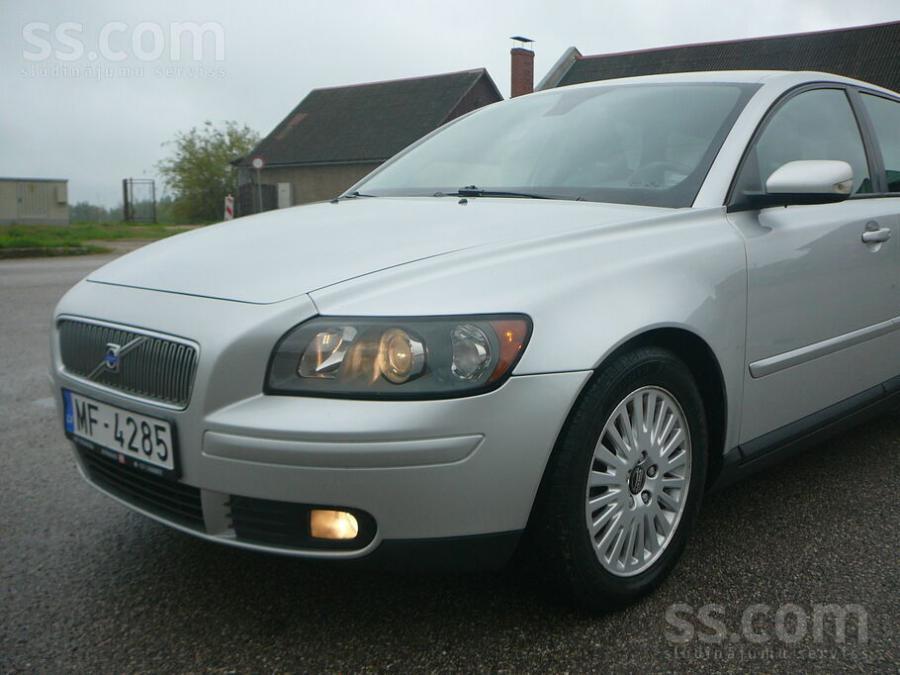 Volvo V50 2004 Cēsis, ar dzinēja tilpumu 2.00 L un nobraukumu 334 tūkst. km par 1690 €, foto 1 vietnē AUTOMOTO.COM.LV