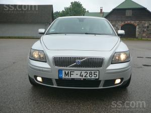 Volvo V50 2004 Cēsis, ar dzinēja tilpumu 2.00 L un nobraukumu 334 tūkst. km par 1690 €, foto 3 vietnē AUTOMOTO.COM.LV