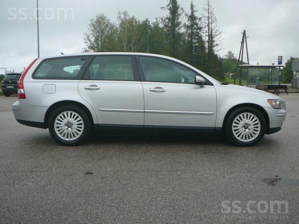 Volvo V50 2004 Cēsis, ar dzinēja tilpumu 2.00 L un nobraukumu 334 tūkst. km par 1690 €, foto 5 vietnē AUTOMOTO.COM.LV