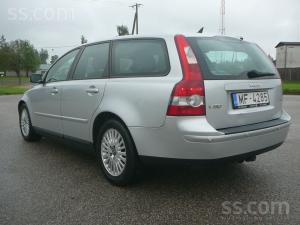 Volvo V50 2004 Cēsis, ar dzinēja tilpumu 2.00 L un nobraukumu 334 tūkst. km par 1690 €, foto 8 vietnē AUTOMOTO.COM.LV
