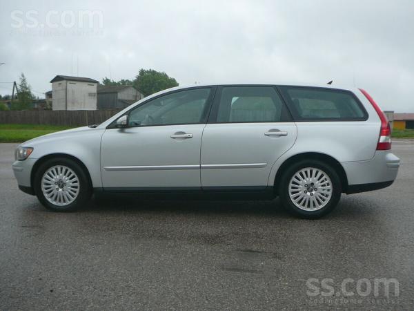 Volvo V50 2004 Cēsis, ar dzinēja tilpumu 2.00 L un nobraukumu 334 tūkst. km par 1690 €, foto 9 vietnē AUTOMOTO.COM.LV