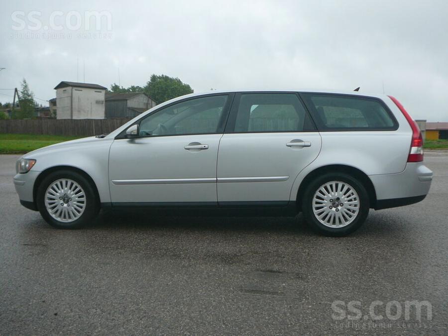 Volvo V50 2004 Cēsis, ar dzinēja tilpumu 2.00 L un nobraukumu 334 tūkst. km par 1690 €, foto 9 vietnē AUTOMOTO.COM.LV