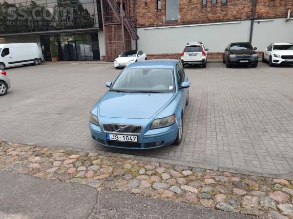Volvo V50 2004 Cēsis, ar dzinēja tilpumu 2.00 L un nobraukumu 0 tūkst. km par 1000 €, foto 1 vietnē AUTOMOTO.COM.LV