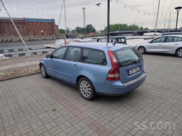 Volvo V50 2004 Cēsis, ar dzinēja tilpumu 2.00 L un nobraukumu 0 tūkst. km par 1000 €, foto 3 vietnē AUTOMOTO.COM.LV