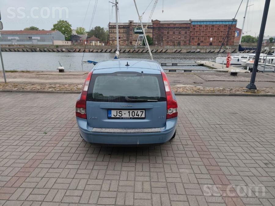 Volvo V50 2004 Cēsis, ar dzinēja tilpumu 2.00 L un nobraukumu 0 tūkst. km par 2950 €, foto 4 vietnē AUTOMOTO.COM.LV