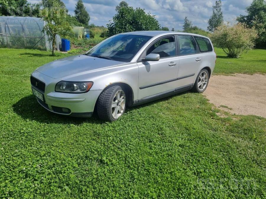 Volvo V50 2004 in Dobele, with an engine capacity of 2.00 L and mileage of 427 thousand km for 900 €, photo 1 on AUTOMOTO.COM.LV