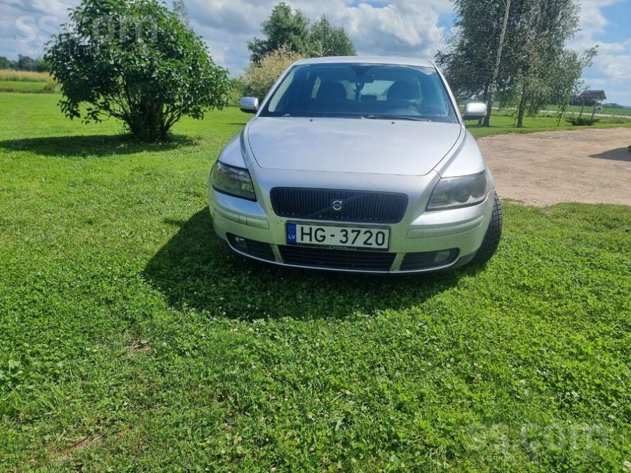 Volvo V50 2004 in Dobele, with an engine capacity of 2.00 L and mileage of 427 thousand km for 900 €, photo 2 on AUTOMOTO.COM.LV