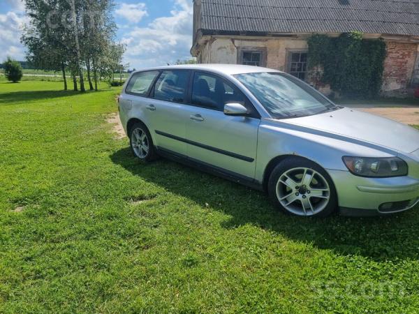 Volvo V50 2004 in Dobele, with an engine capacity of 2.00 L and mileage of 427 thousand km for 900 €, photo 3 on AUTOMOTO.COM.LV
