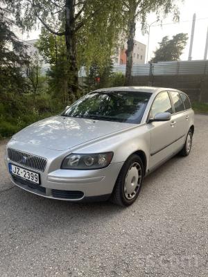 Volvo V50 2004 Rīga, ar dzinēja tilpumu 2.00 L un nobraukumu 386 tūkst. km par 960 €, foto 1 vietnē AUTOMOTO.COM.LV