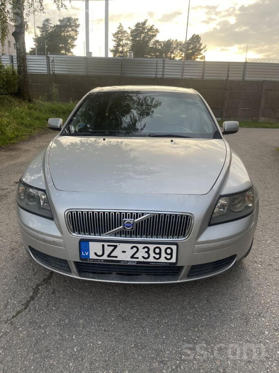 Volvo V50 2004 Rīga, ar dzinēja tilpumu 2.00 L un nobraukumu 386 tūkst. km par 960 €, foto 2 vietnē AUTOMOTO.COM.LV