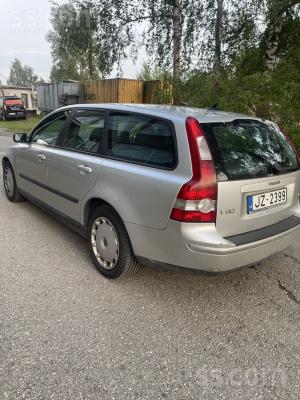 Volvo V50 2004 Rīga, ar dzinēja tilpumu 2.00 L un nobraukumu 386 tūkst. km par 960 €, foto 3 vietnē AUTOMOTO.COM.LV