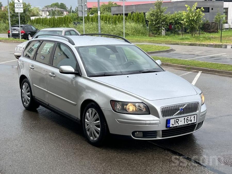 Volvo V50 2004 Rīga, ar dzinēja tilpumu 2.40 L un nobraukumu 0 tūkst. km par 1750 €, foto 1 vietnē AUTOMOTO.COM.LV