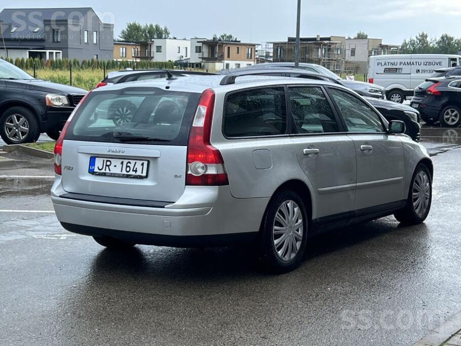Volvo V50 2004 Rīga, ar dzinēja tilpumu 2.40 L un nobraukumu 0 tūkst. km par 1750 €, foto 4 vietnē AUTOMOTO.COM.LV