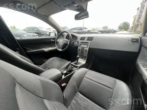Volvo V50 2004 Rīga, ar dzinēja tilpumu 2.40 L un nobraukumu 0 tūkst. km par 1750 €, foto 5 vietnē AUTOMOTO.COM.LV