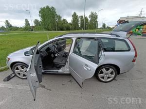 Volvo V50 2004 Rīga, ar dzinēja tilpumu 2.00 L un nobraukumu 349 tūkst. km par 1400 €, foto 1 vietnē AUTOMOTO.COM.LV